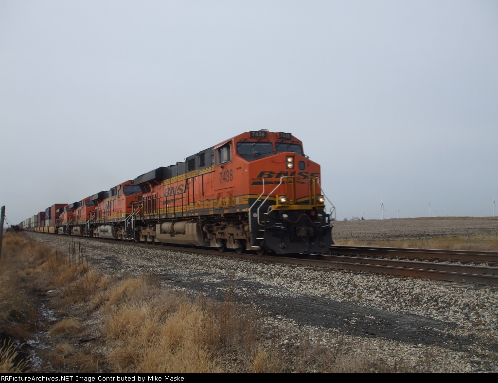 BNSF 7438
